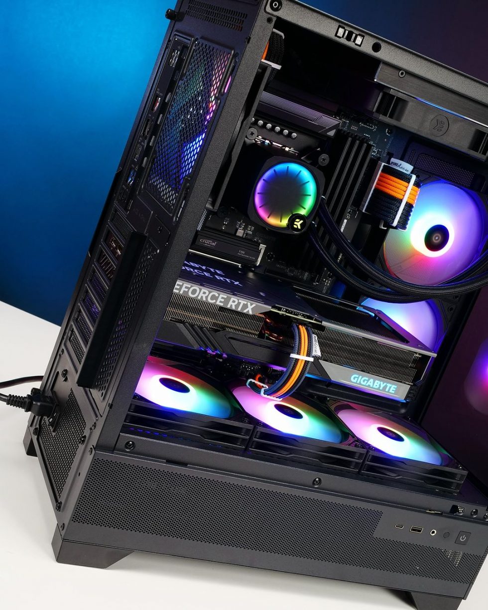 Antec CX700 RGB Elite - Battlerigs