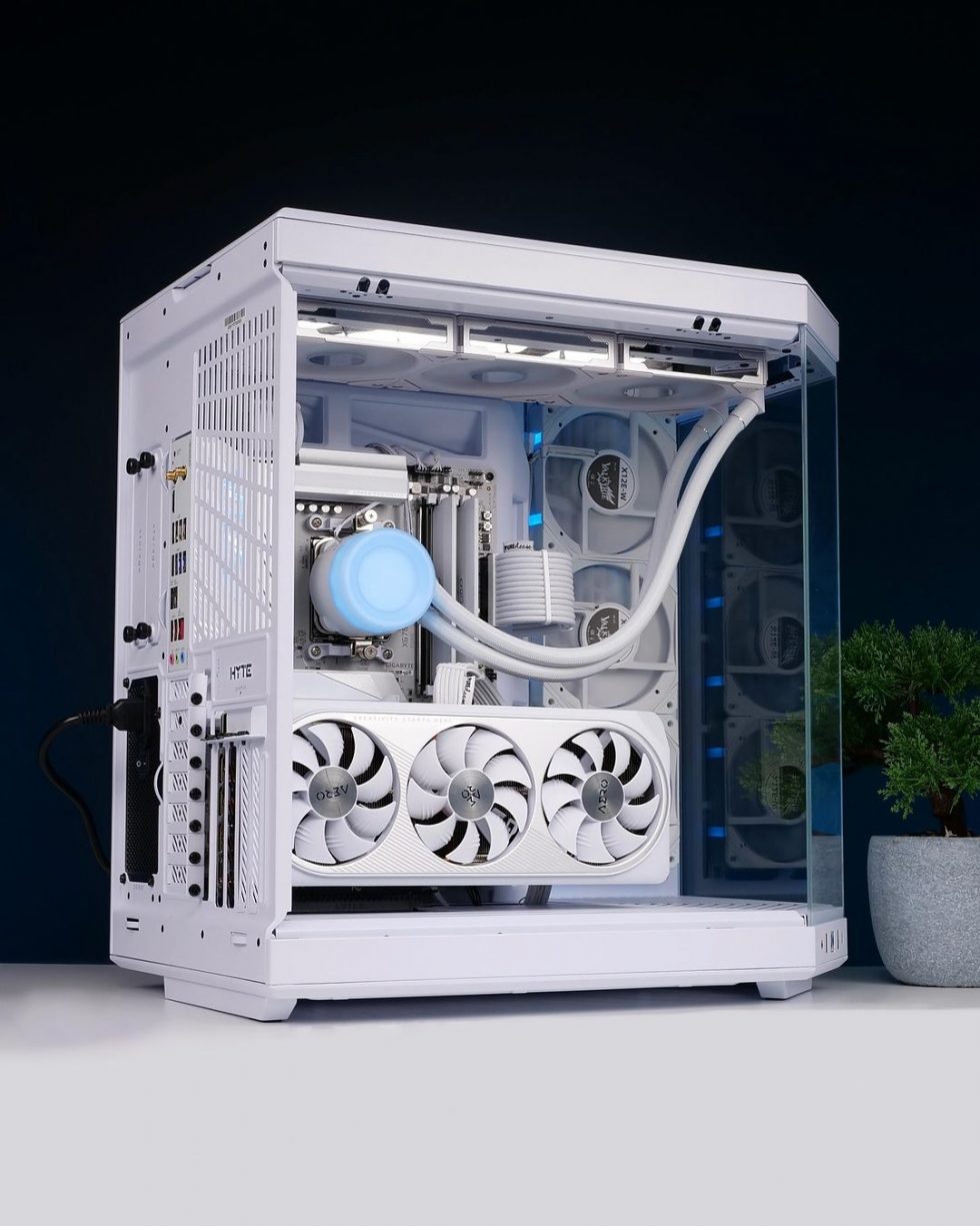 Hyte Y70 White - Unique Build - Battlerigs